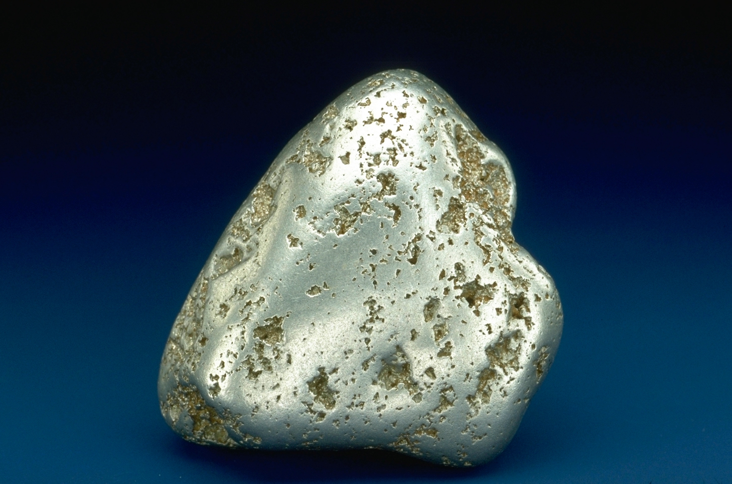 Africa platinum production to fall 6.4% in 2025 - Mining Business Africa